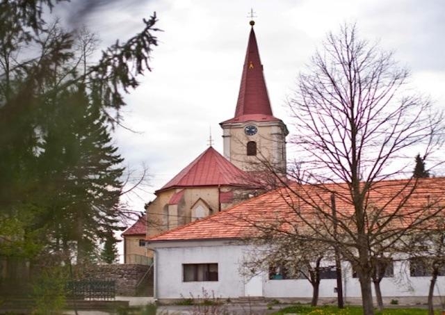 Banskobystrický diecézny biskup Marián Chovanec zveril diecézu pod ...